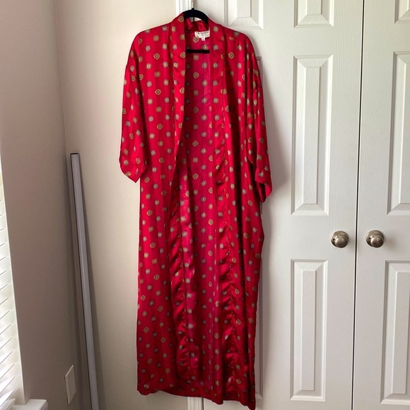 Dior | Intimates & Sleepwear | Christian Dior Vintage Robe With Art ...